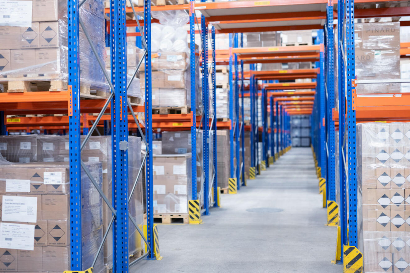 Logistics cosmetics - FRIKE GROUP